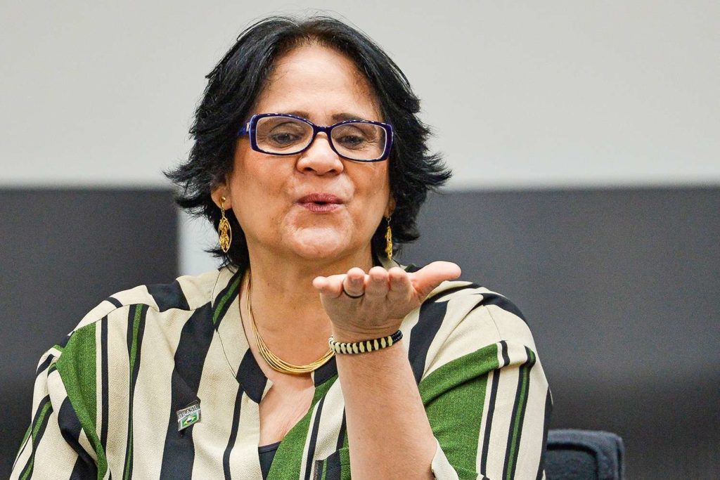 Senado aprova norma que dificulta aborto legal em crianças vítimas de ...