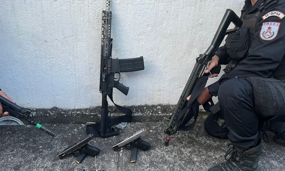 Três bandidos morrem em confronto com a polícia na Baixada - Super ...