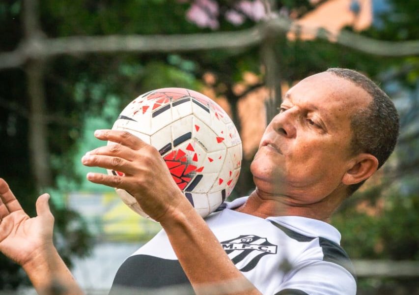 Documentário com história do ex-jogador Pitita é lançado em Nova Iguaçu ...