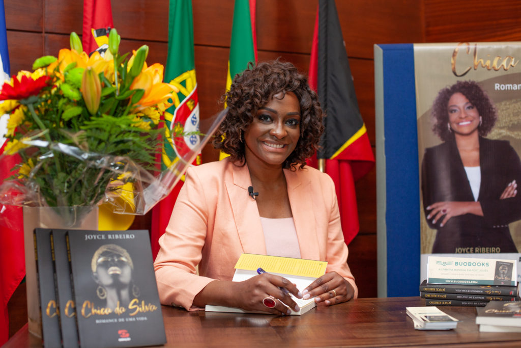 Joyce Ribeiro dá continuidade ao lançamento do seu livro em países ...
