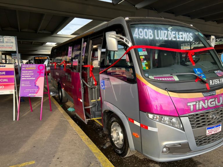 Ônibus rosa destinado a mulheres começa a circular no Rio - Super Rádio ...