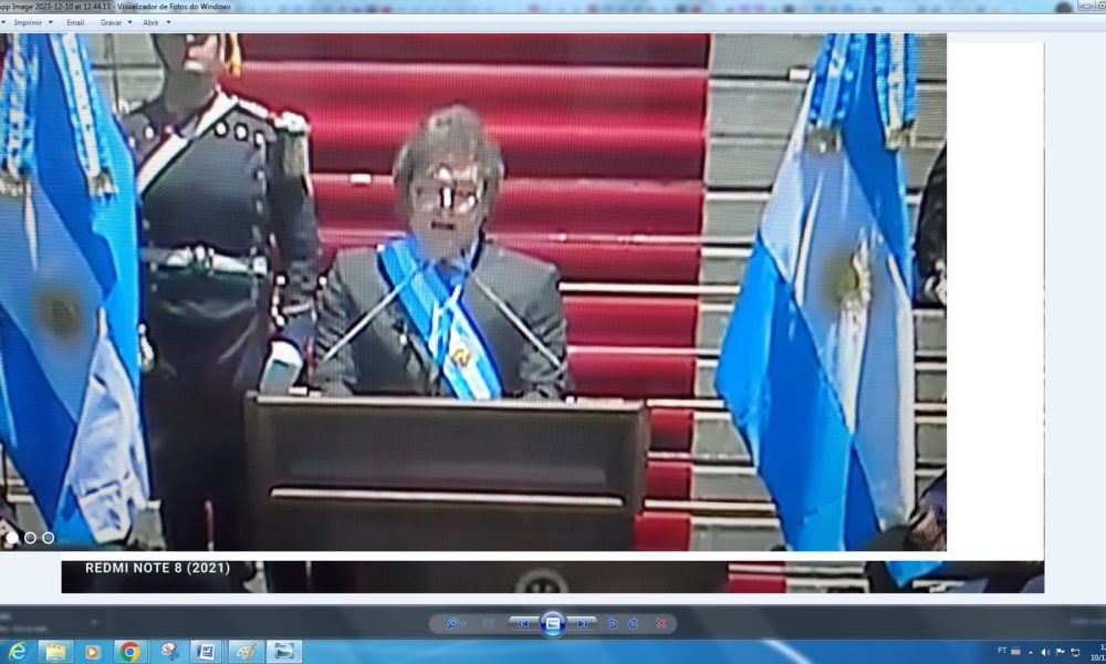Javier Milei é empossado como novo presidente da Argentina - Super ...