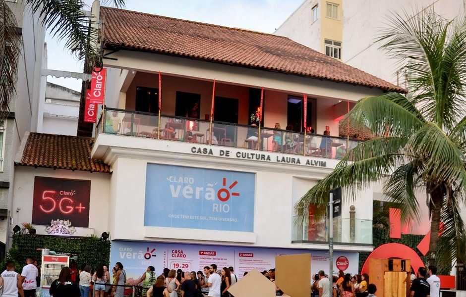 Em frente à Praia de Ipanema, Casa de Cultura Laura Alvim terá shows ...