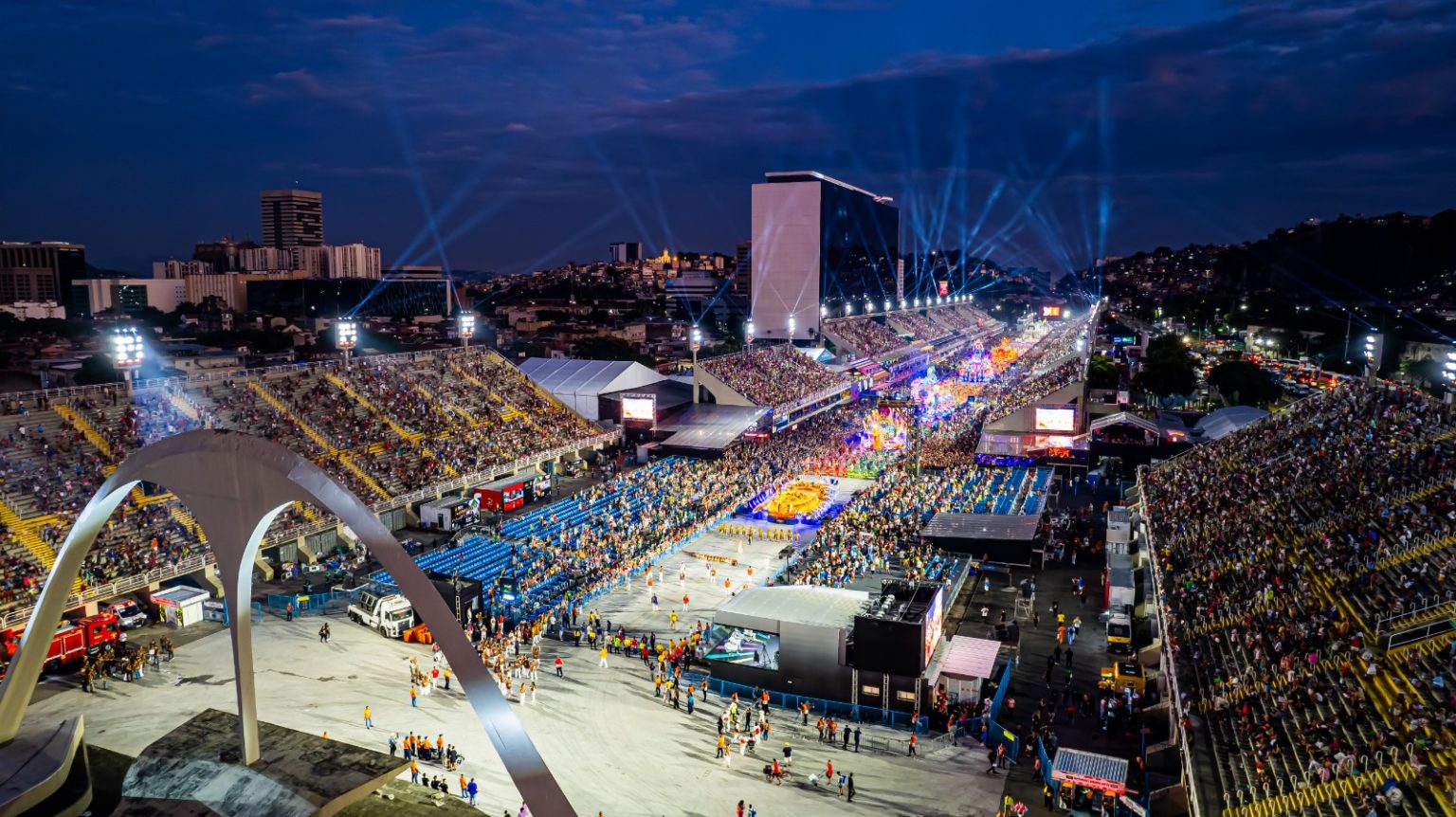 Ingressos para a Sapucaí 2026 voltam a ser vendidos hoje - Super Rádio Tupi