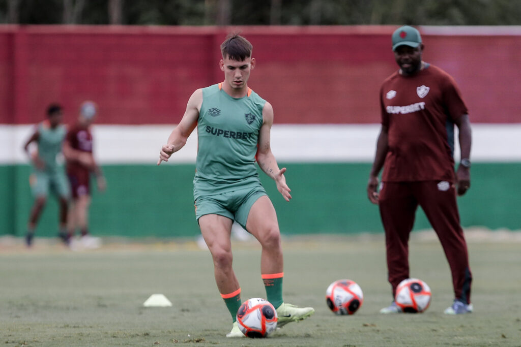 Uruguaio está de saída do Fluminense e empréstimo já tem destino ...