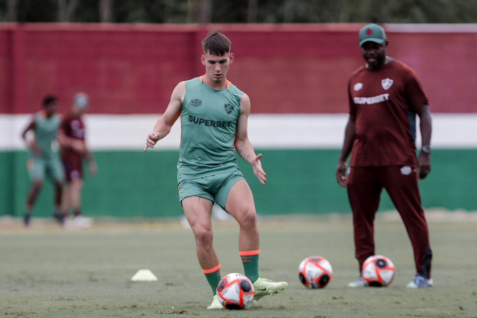 Uruguaio está de saída do Fluminense e empréstimo já tem destino ...