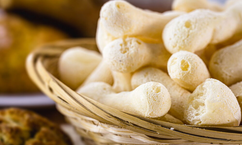 Biscoito de polvilho assado mineiro conquista com preparo fácil - Super ...