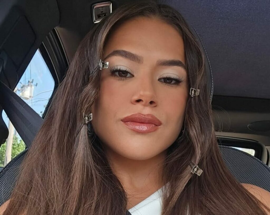 Maisa revela os momentos em que gosta de tirar selfie com fãs