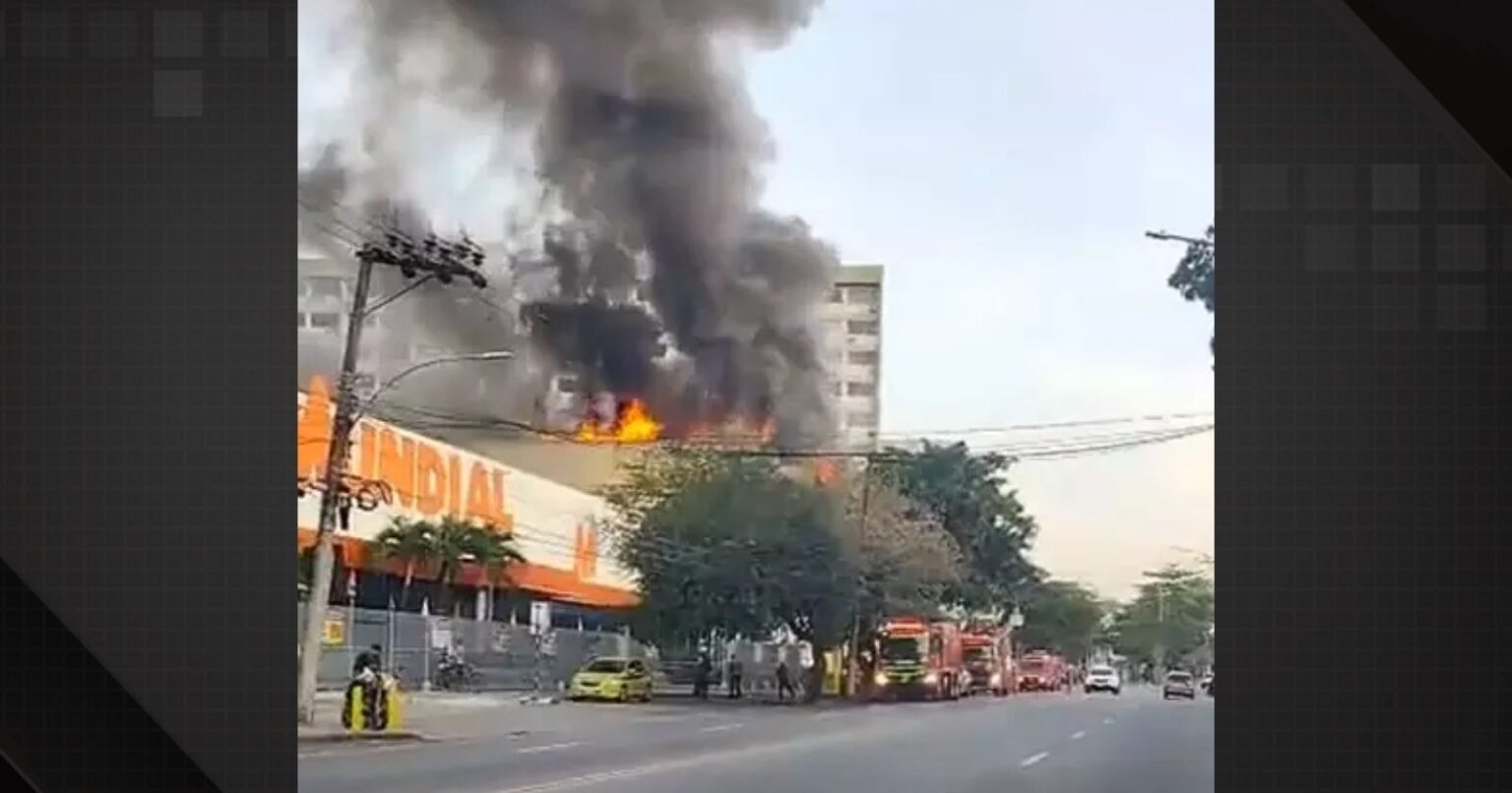 Incêndio em Jacarepaguá é controlado após 27 horas - Super Rádio Tupi
