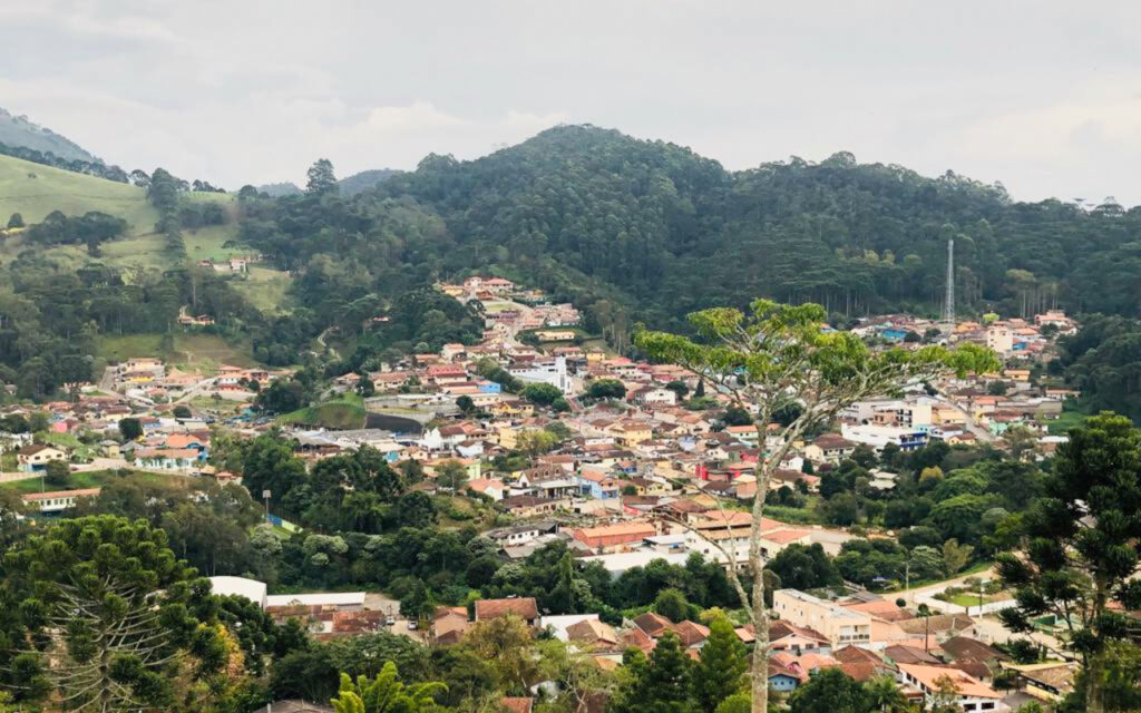 A cidade pequena que virou tendência entre viajantes em 2025 - Super ...