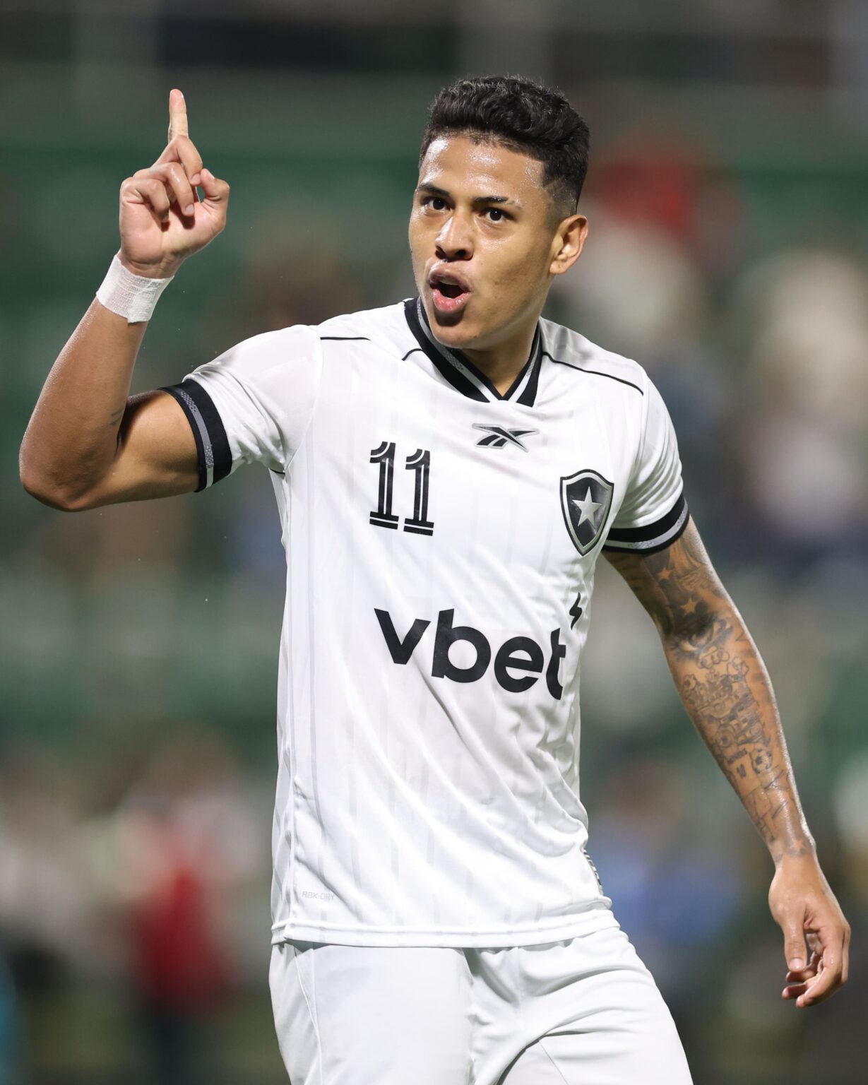 Brasileirão 2026 tem maior eficiência em chutes de fora da área desde ...
