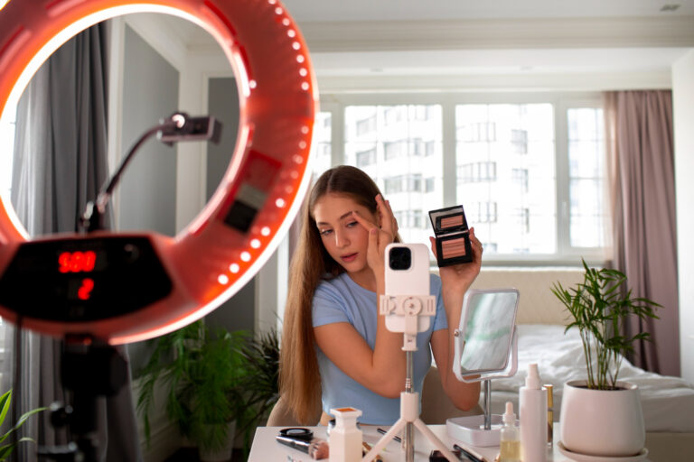 TikTok Shop impulsiona nova onda do e-commerce - Super Rádio Tupi