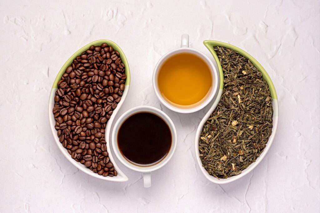 Chá verde pode substituir o café? Entenda os efeitos de cada bebida no ...