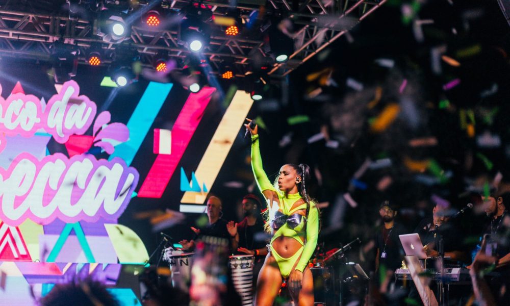 [VÍDEO] Após brilhar como musa do Salgueiro, Rebecca estreia o seu ...